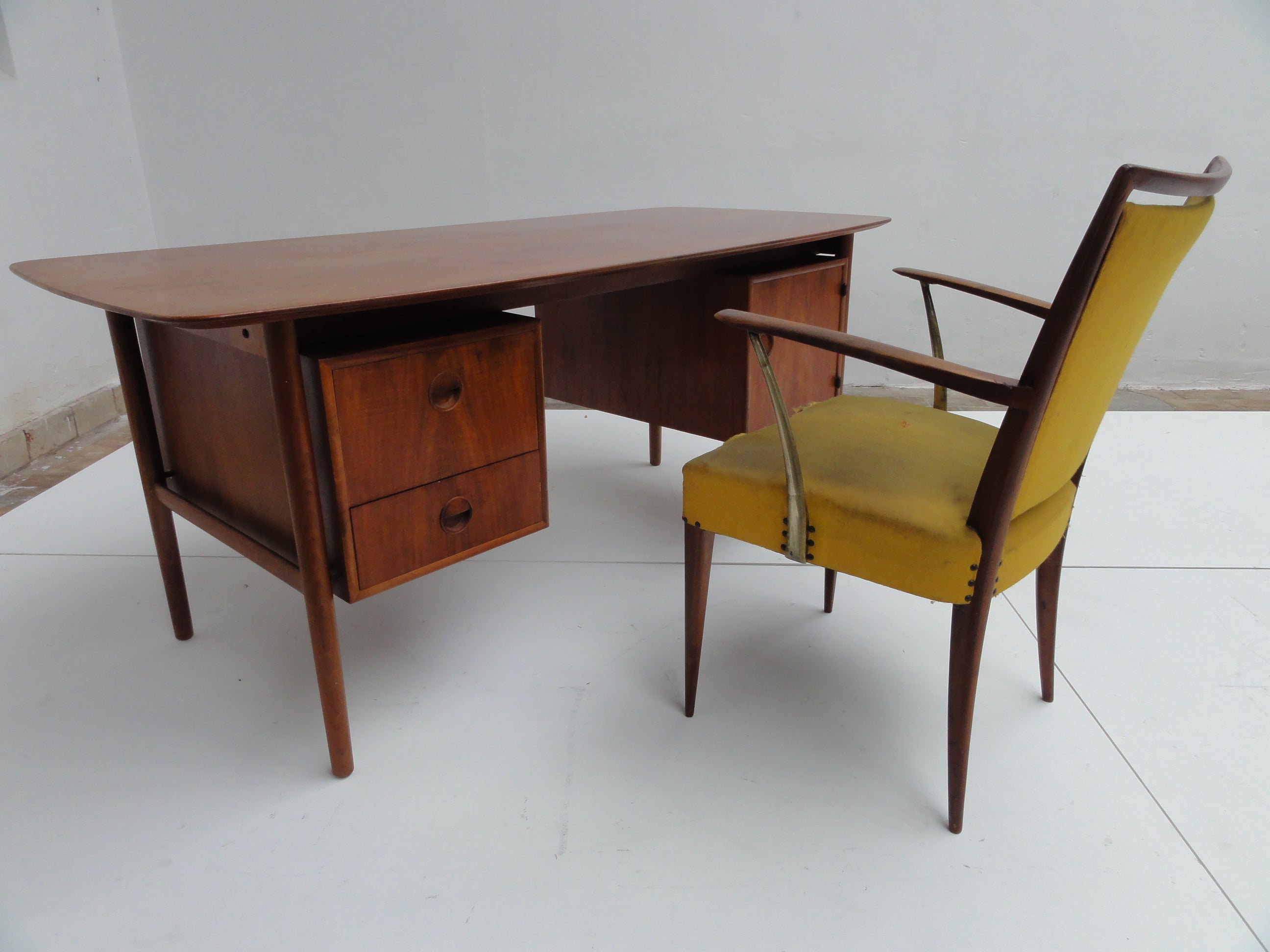 Rare William Watting (USA) desk and chair at 1stDibs