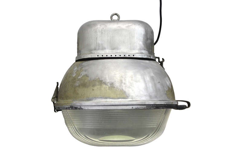 Dolsk Large | Vintage Oval Street Light (1x) at 1stDibs