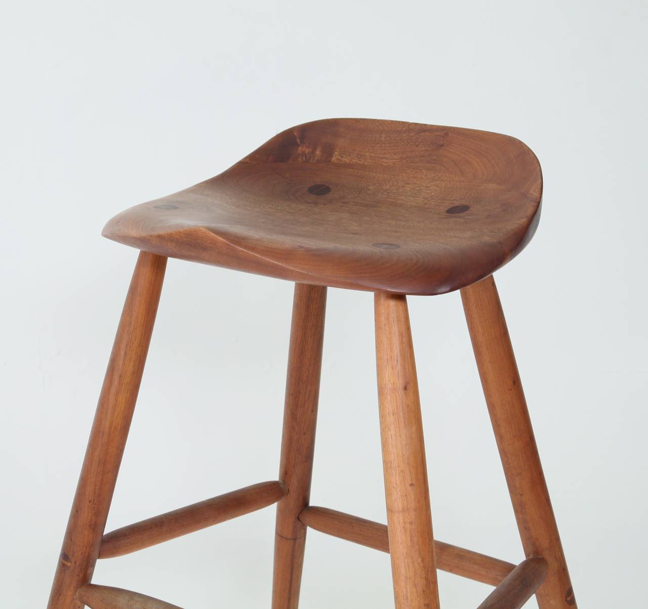 Hugh Davies Walnut Studio Crafted Bar Stool, USA, 1970s For Sale at 1stdibs