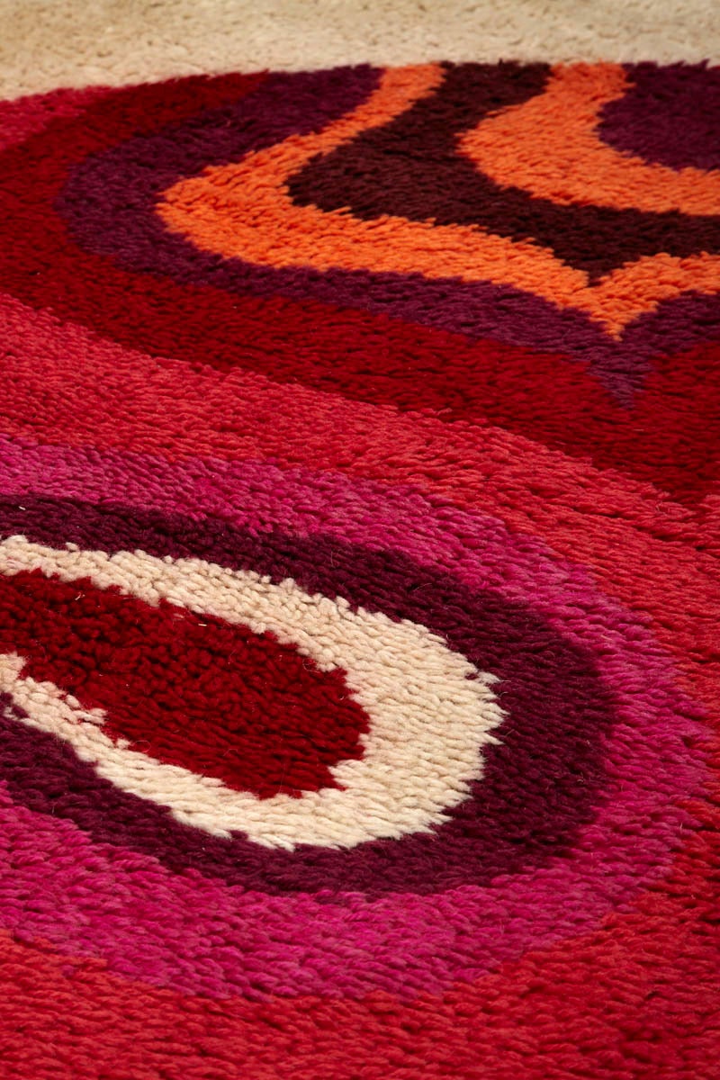 Op-Art Rug at 1stDibs | op art rugs, 60s rug