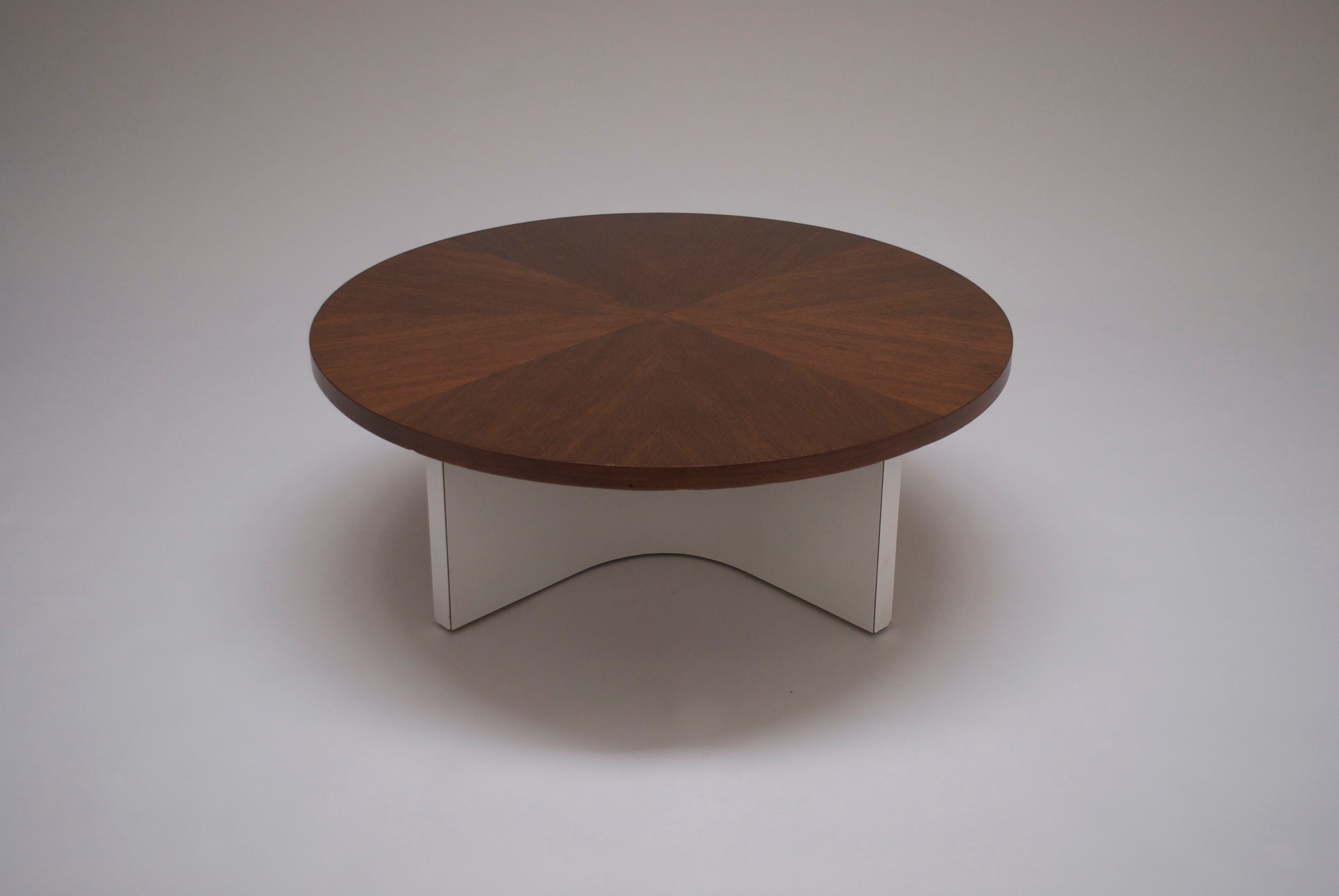1950's decorative round coffee table For Sale at 1stDibs