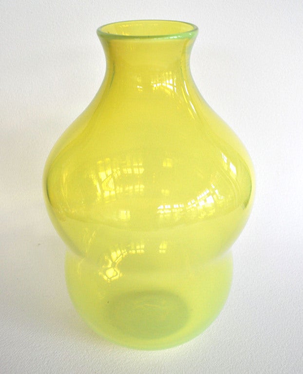 Eva Zeisel Glass Vase For Sale at 1stDibs | eva zeisel vase