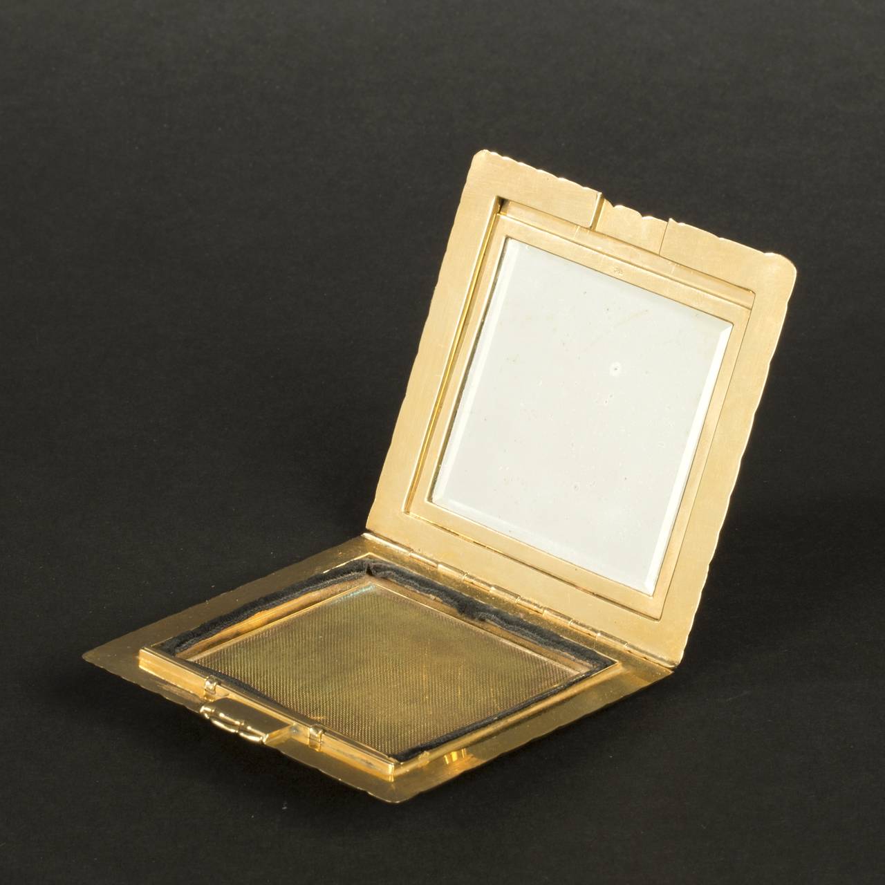 Gold Powder Compact, Early 20th Century For Sale at 1stDibs