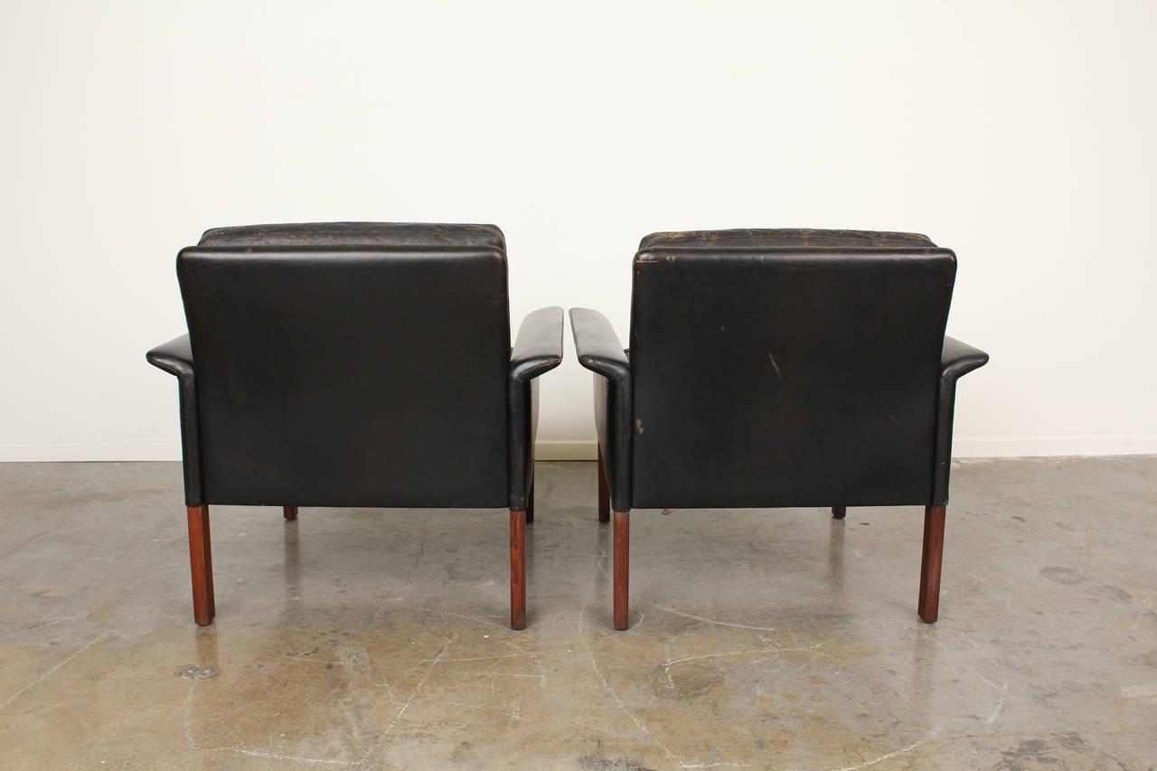 Pair of Hans Olsen Black Leather Mid-Century Lounge Chairs at 1stDibs