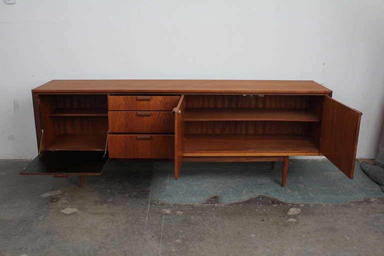Teak Mid Century Modern Low Sideboard at 1stDibs