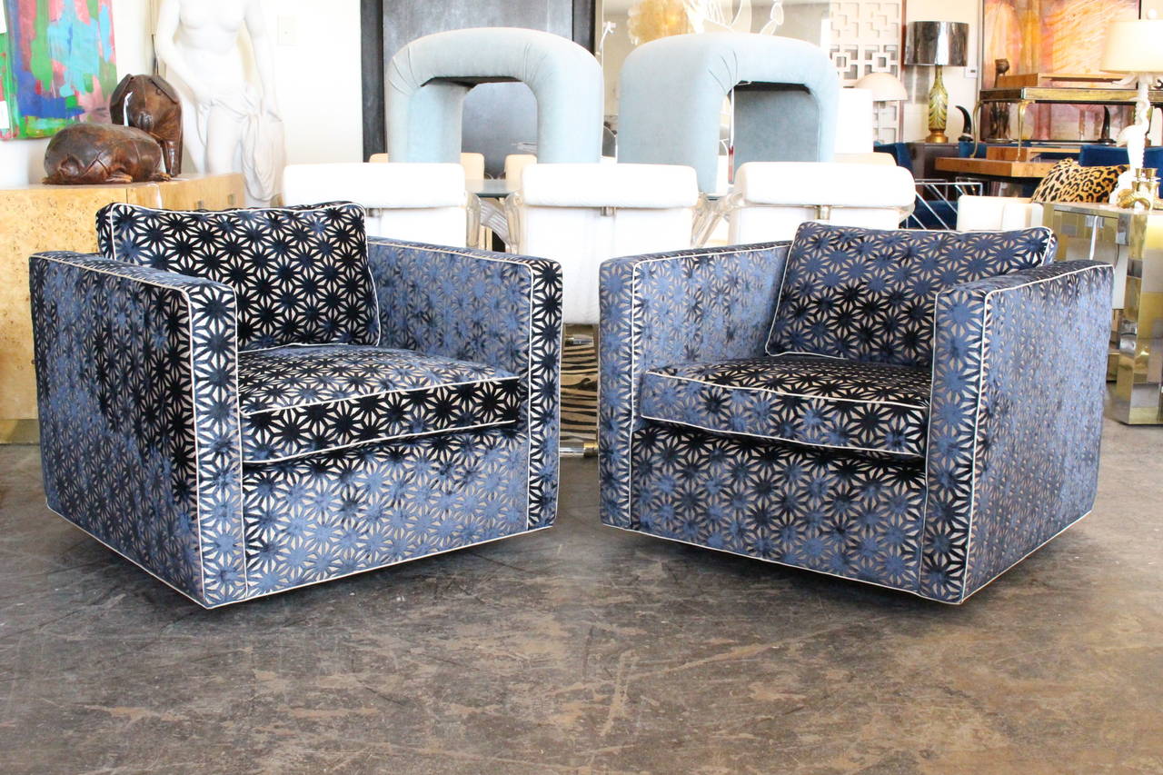 Pair of Cube Chairs in Midnight Blue Velvet at 1stDibs