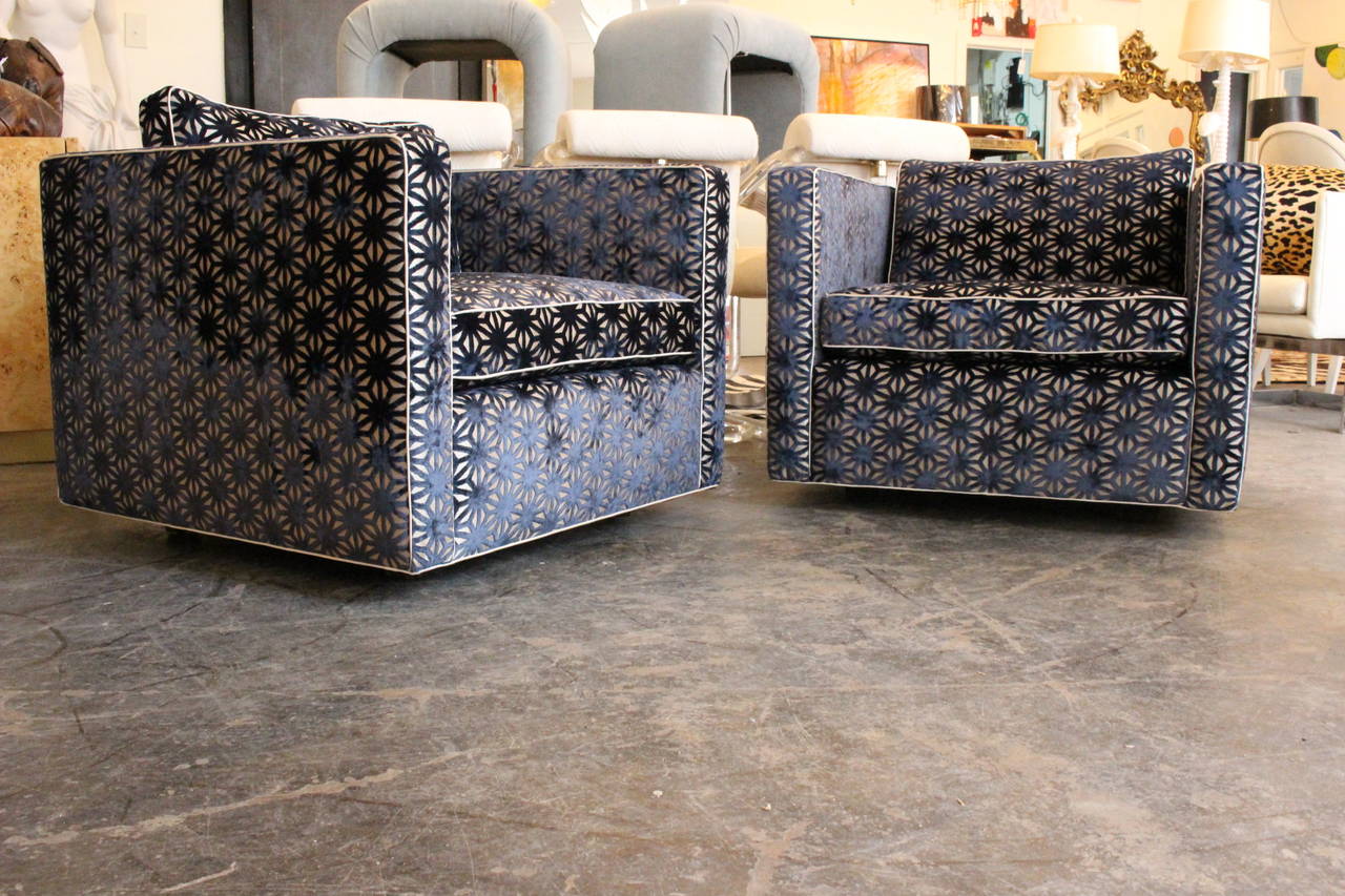 Pair of Cube Chairs in Midnight Blue Velvet at 1stDibs