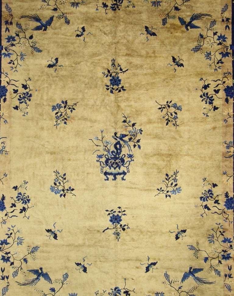 Late 19th Century Chinese Peking Rug with Chinoiserie Style For Sale at ...