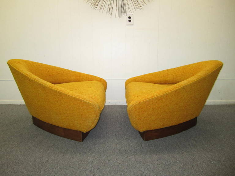 Extremely Rare Pair of Triangular Shaped Vladimir Kagan Style Lounge ...