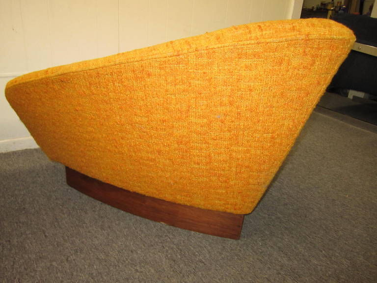 Extremely Rare Pair of Triangular Shaped Vladimir Kagan Style Lounge ...