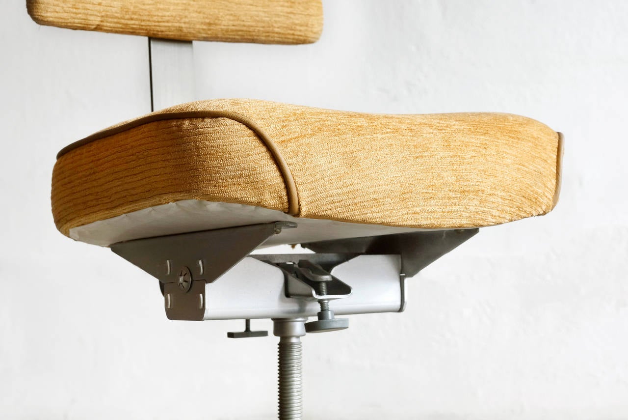 1960s Vintage Task Chair, Refinished For Sale at 1stDibs