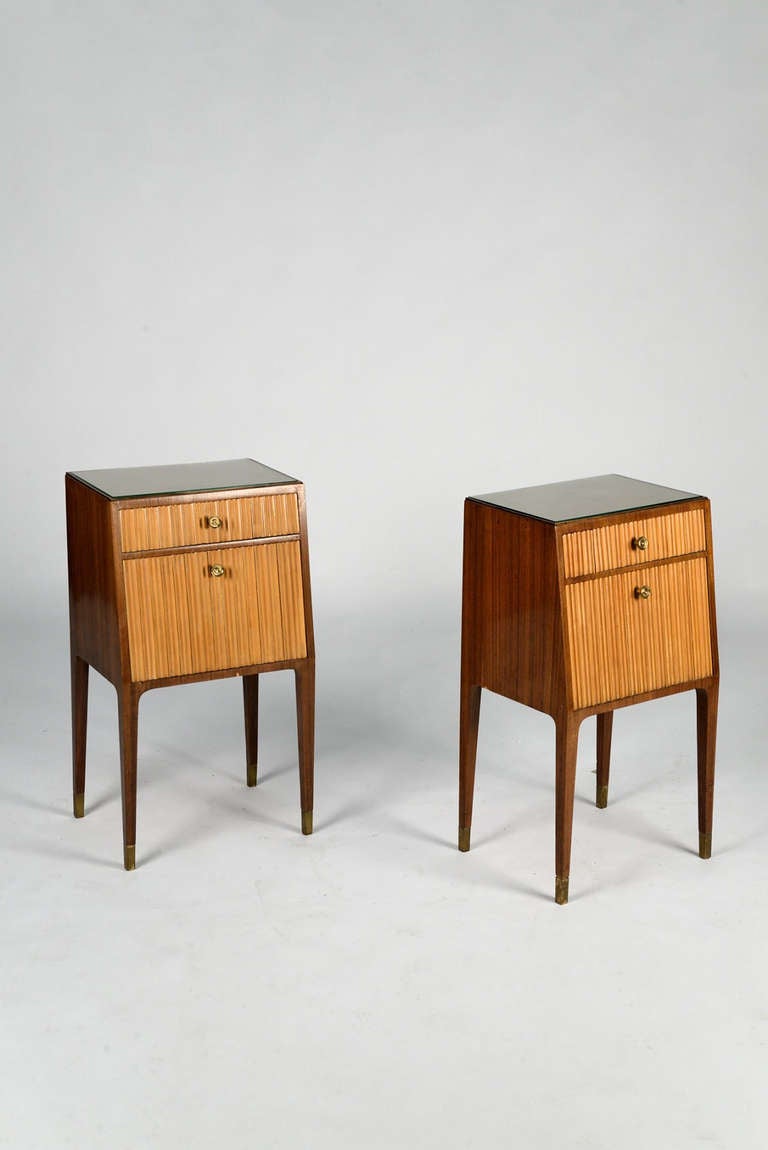 Pair Of elegant '50s bedside Tables attributed to Paolo Buffa at 1stDibs