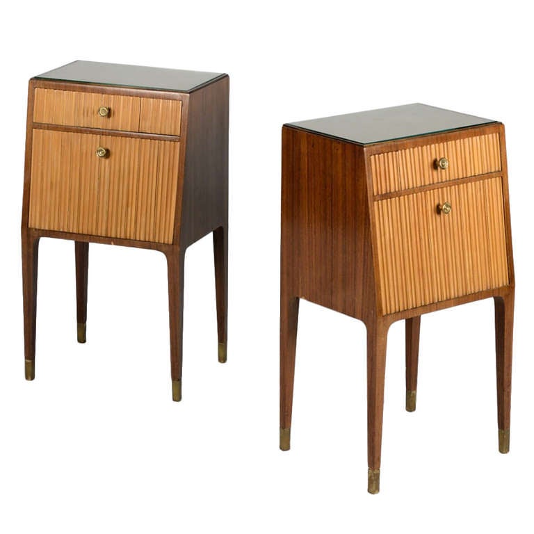 Pair Of elegant '50s bedside Tables attributed to Paolo Buffa at 1stDibs