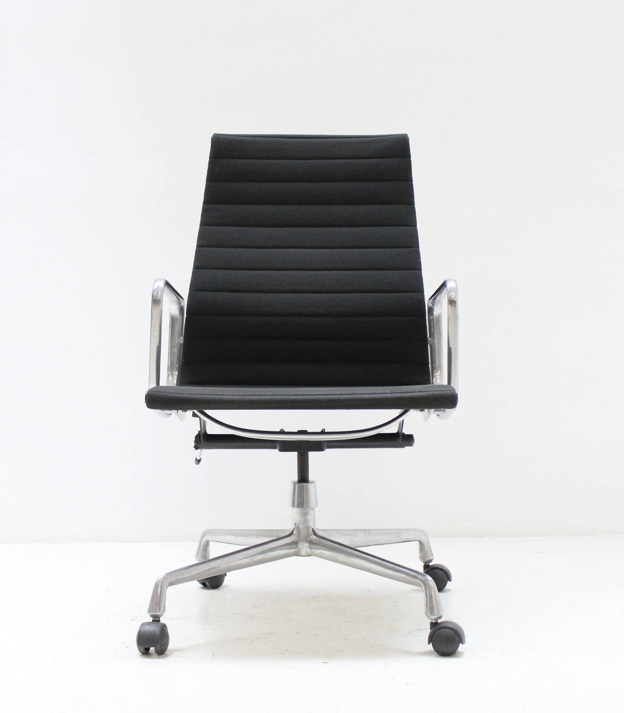 Eames Aluminium Group Chair EA119 at 1stDibs