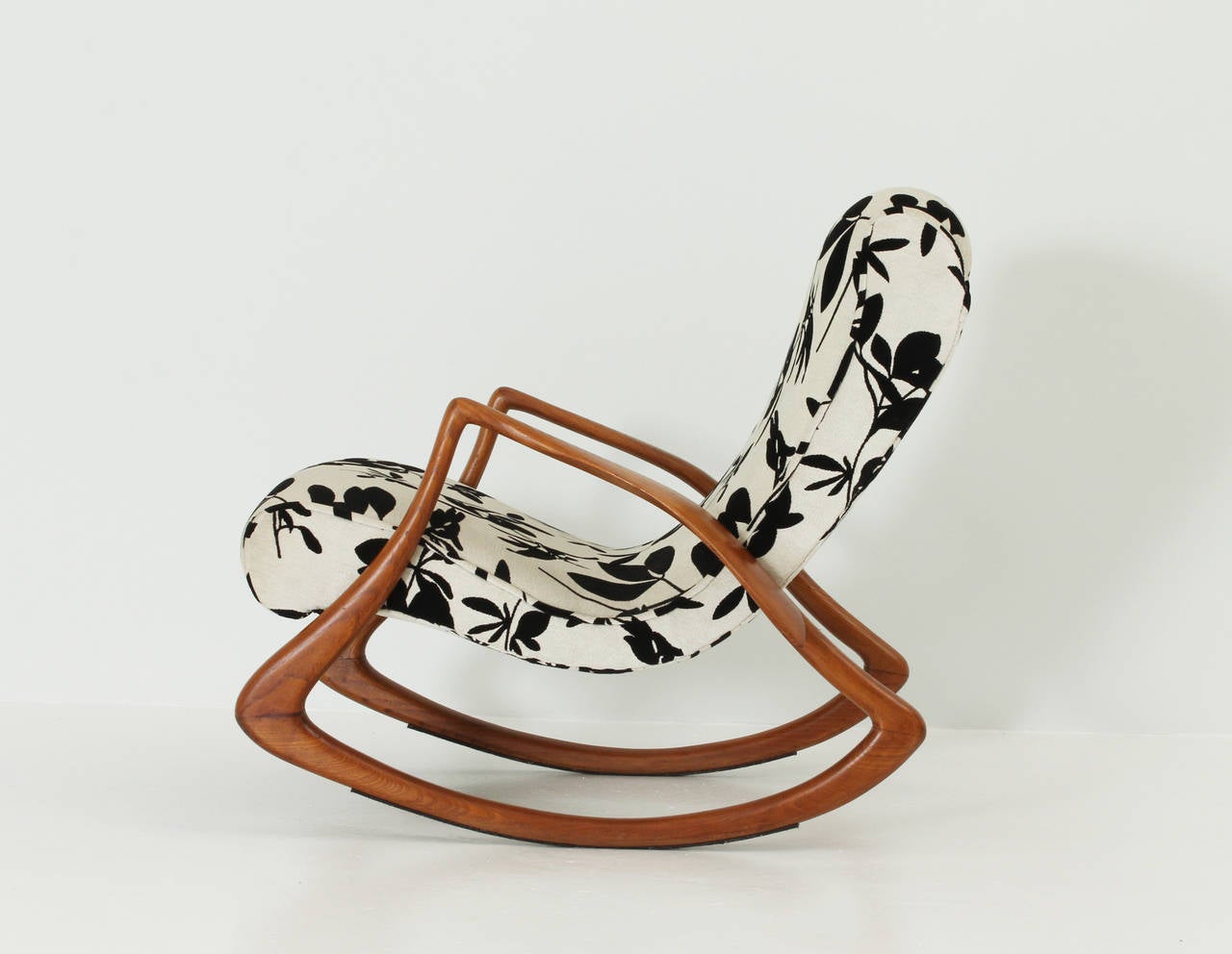 Organic Rocking Chair in the Style of Vladimir Kagan at 1stDibs