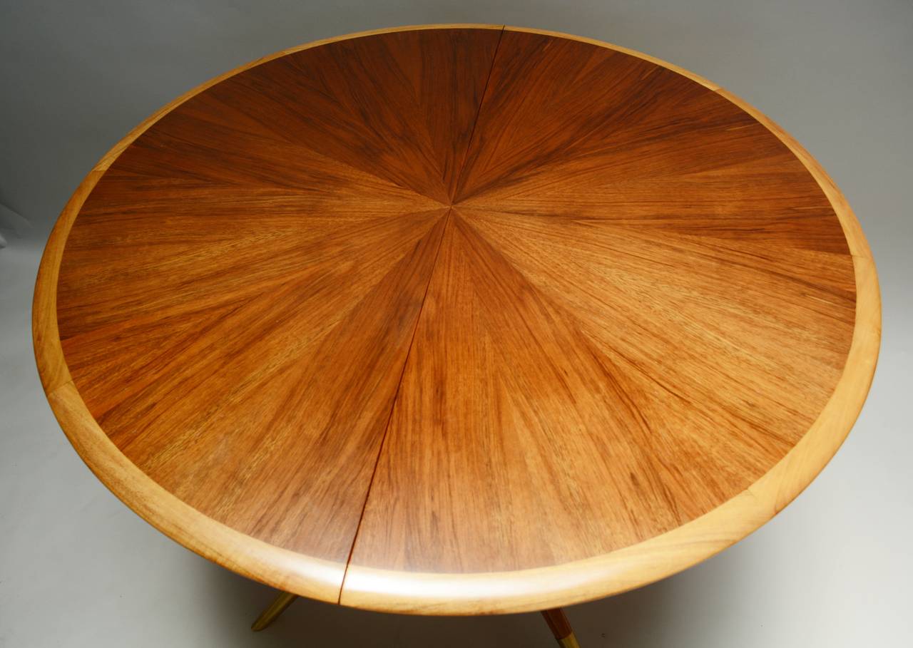 Italian Round Pedestal Dining Table at 1stDibs