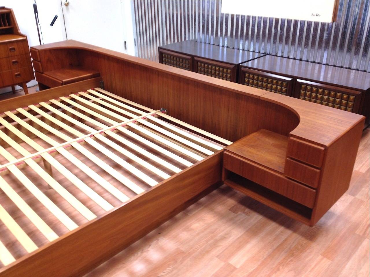 Danish Modern Teak California King Size Platform Bed W Floating