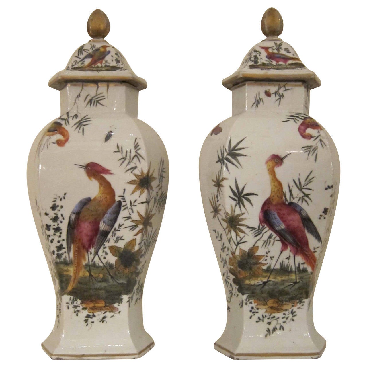 Pair of "Chelsea" porcelain vases, gold anchor mark. England 1780. For ...