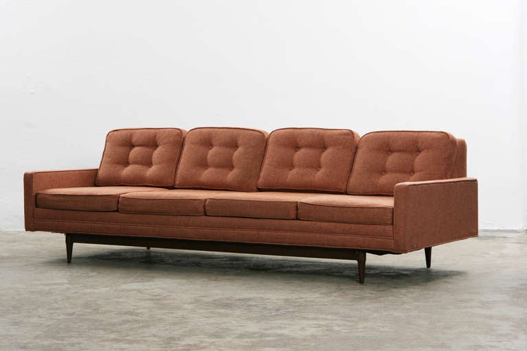Mid Century Modern 4-Seater Sofa For Sale at 1stDibs