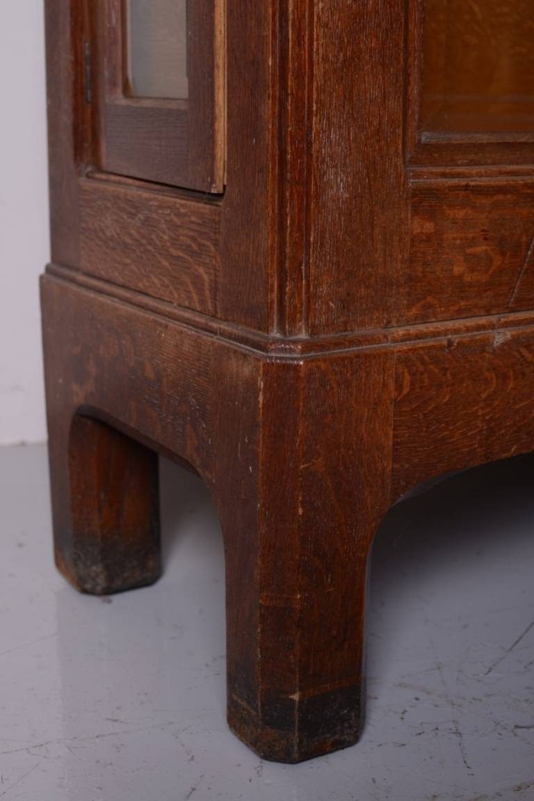 Stanley Webb Davies 1940's Oak Bookcase Display. For Sale at 1stDibs