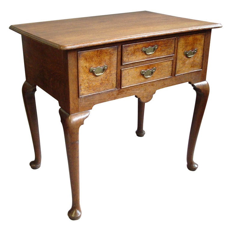 Georgia Oak Cabriole Leg Lowboy For Sale at 1stDibs