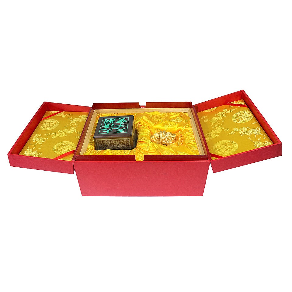 Vintage Chinese Gold Plated Seal in Beautiful Presentational Silk Lined ...