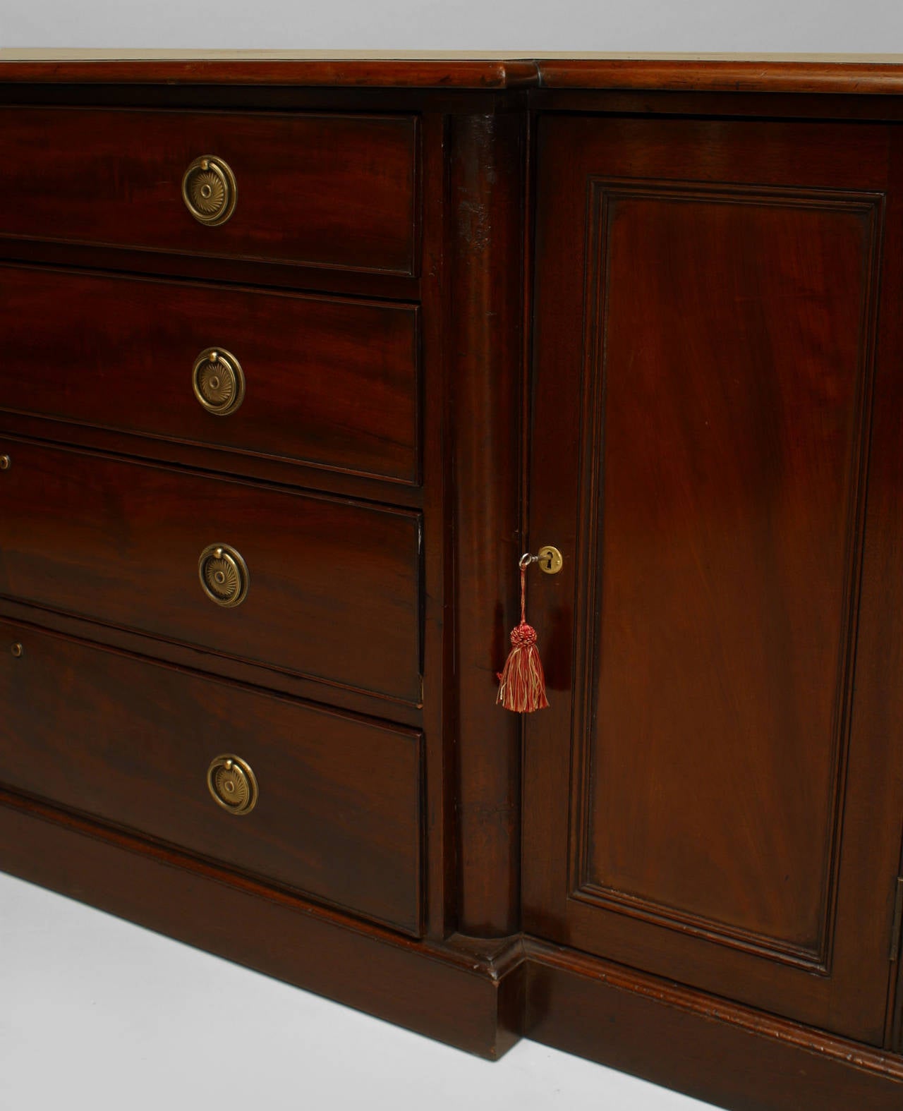 19th Century English Georgian Style Mahogany Sideboard For Sale at 1stdibs