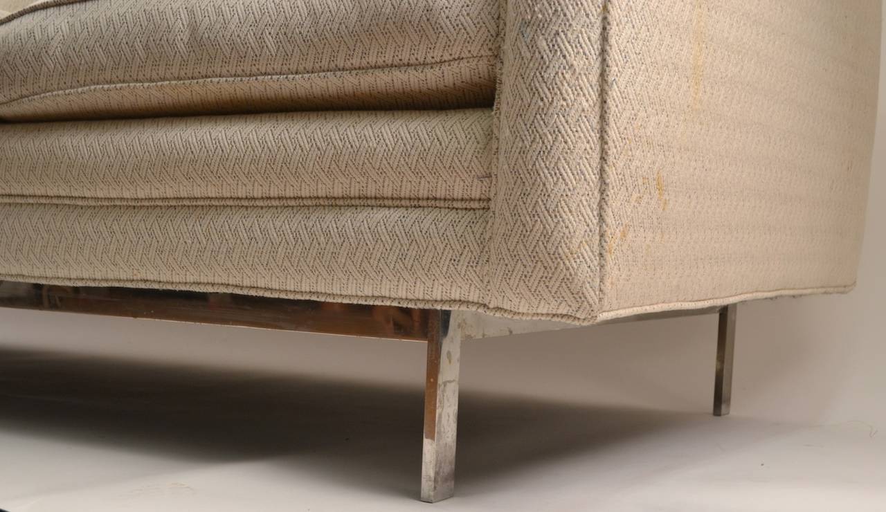 Classic Knoll Style Sofa at 1stDibs