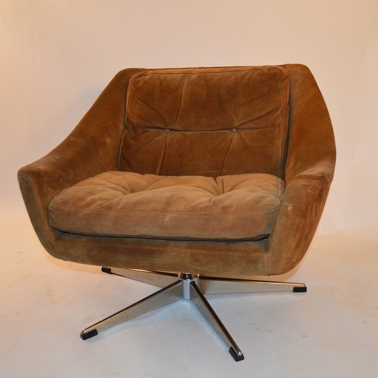 Leather Swivel Pod Chair by John Stuart at 1stDibs