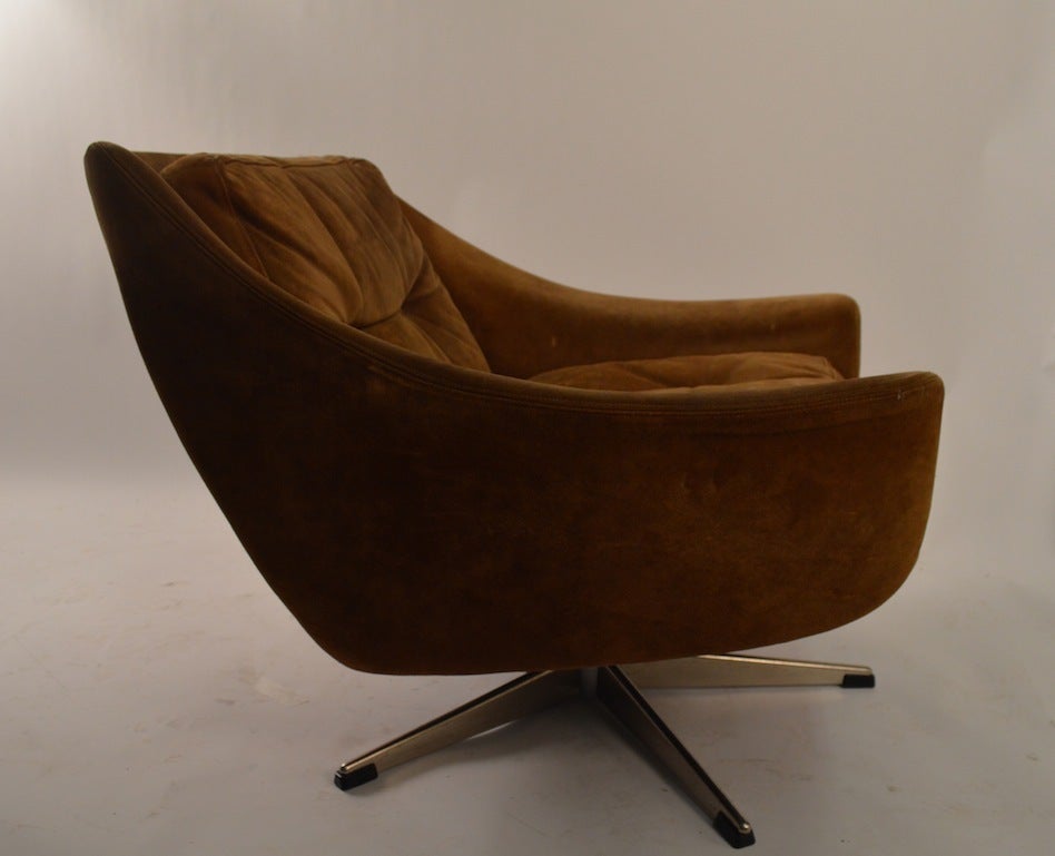 Leather Swivel Pod Chair by John Stuart at 1stDibs