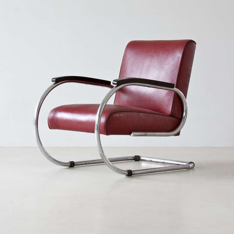 Streamline Cantilever Chair at 1stDibs