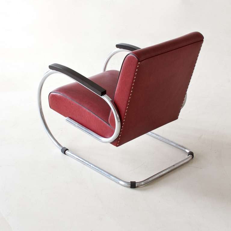 Streamline Cantilever Chair at 1stDibs