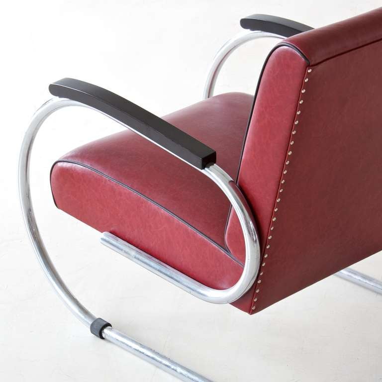 Streamline Cantilever Chair at 1stDibs
