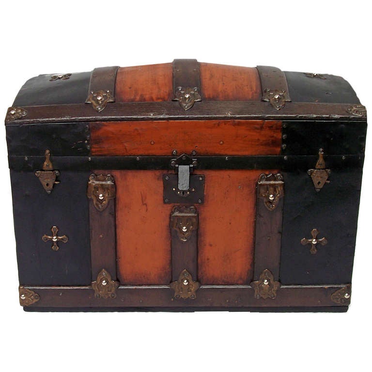 Medium Size Antique Camel-Back Trunk For Sale at 1stDibs