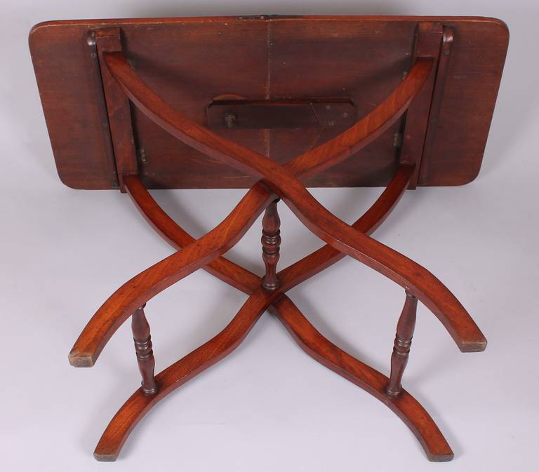 Matched Pair of 19th Century Mahogany 'Coaching' Tables For Sale at 1stDibs