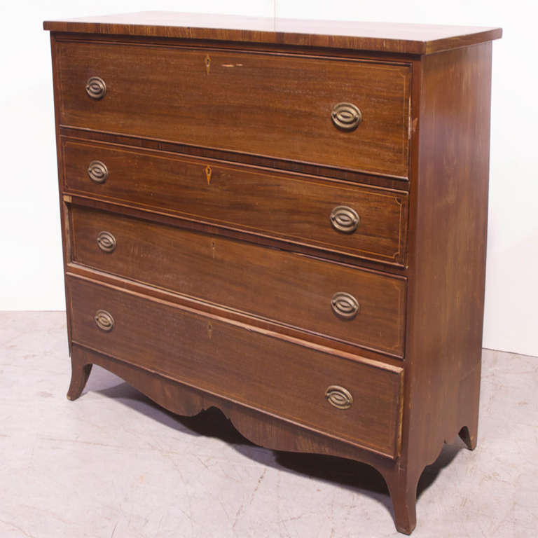 American Hepplewhite Chest of Drawers For Sale at 1stDibs