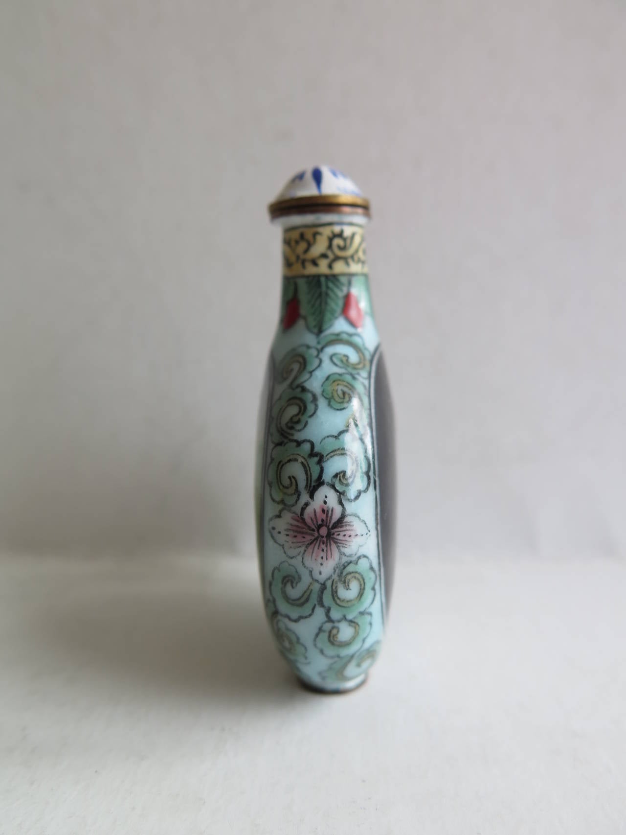 Fine, Chinese, Enamelled Snuff Bottle, Hand painted portraits, mid ...