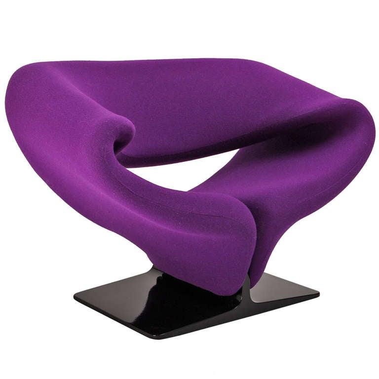 « Ribbon chair » designed by Pierre Paulin, edited by Artifort in 1966 ...