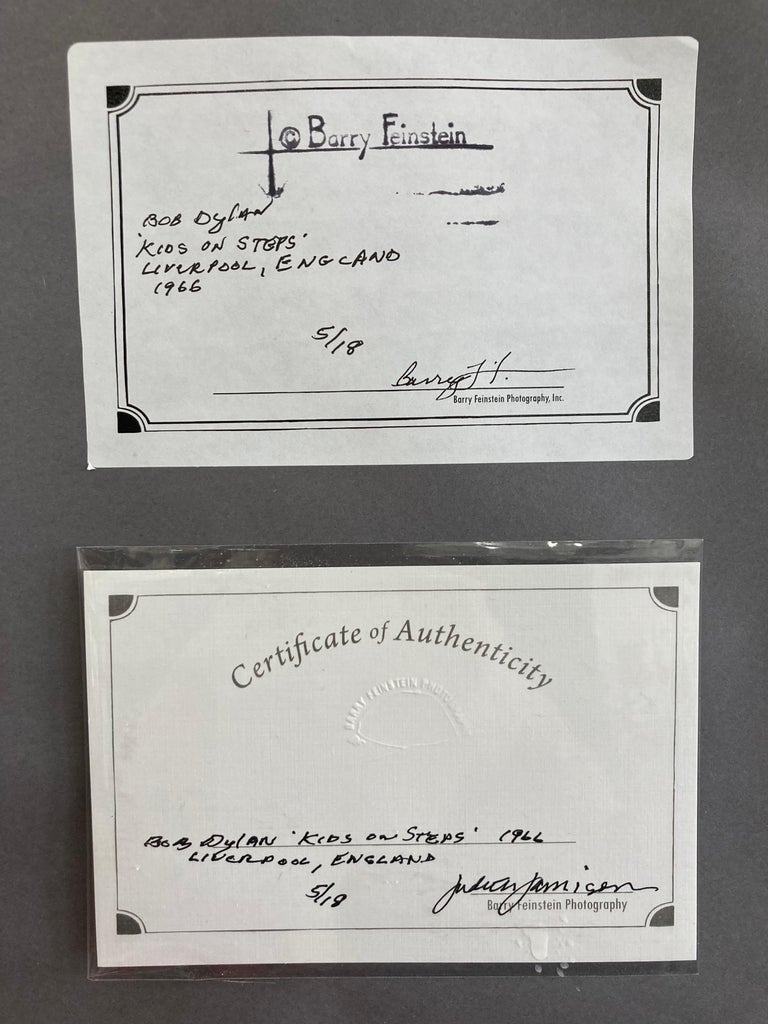 Barry Feinstein - Bob Dylan, "Kids On Steps" Liverpool, England 1966 ...