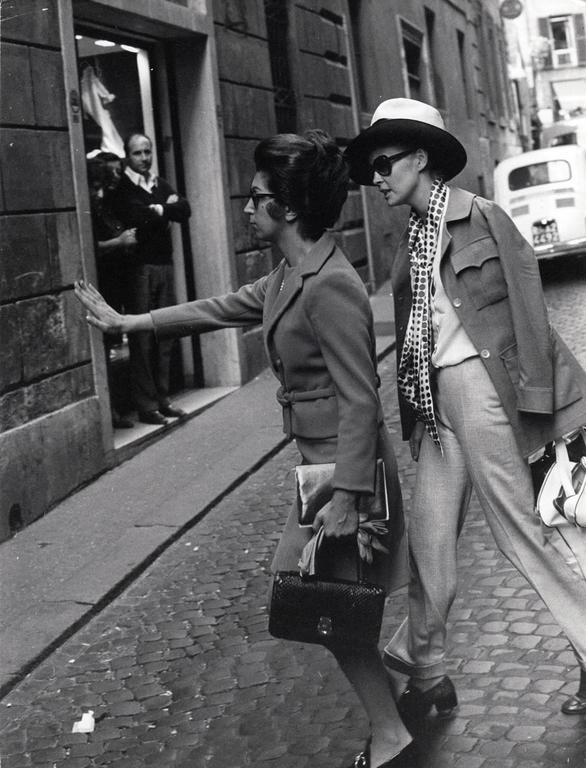 Unknown - Faye Dunaway, Rome, 1968 Original vintage print For Sale at ...