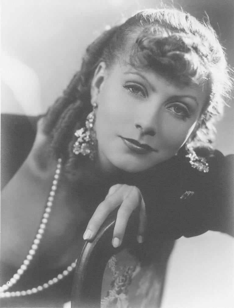 George Hurrell – „Griechische Greta Garbo, Romantik“ im Angebot bei 1stDibs