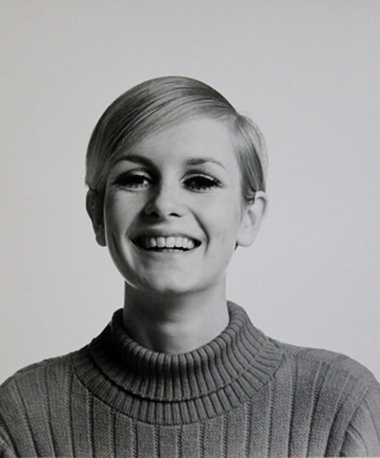 Bert Stern - Twiggy (Smiling) For Sale at 1stDibs