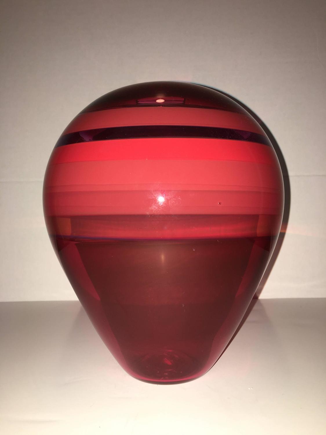 Jaime Guerrero - #9 Red Large Bulb Jaime Guerrero Studio Glass Vase For ...