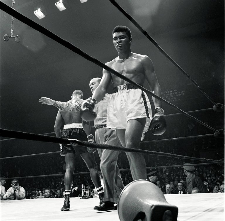 Neil Leifer - Clay Walking to Corner vs Jones, Black and White ...