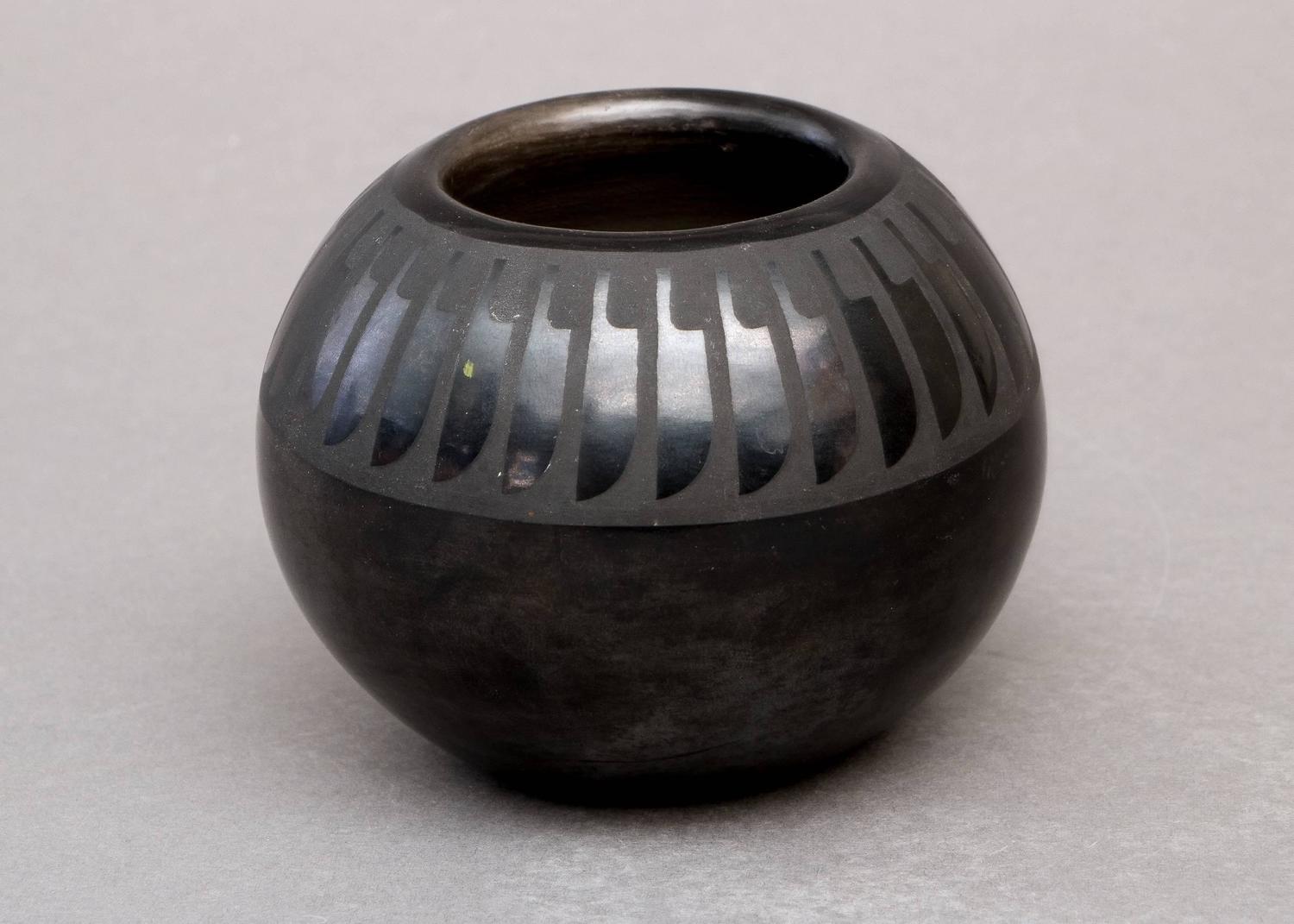 Maria Martinez Southewestern Blackware Pottery Jar, San Ildefonso ...