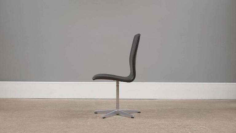 Arne Jacobsen Oxford Chair at 1stDibs