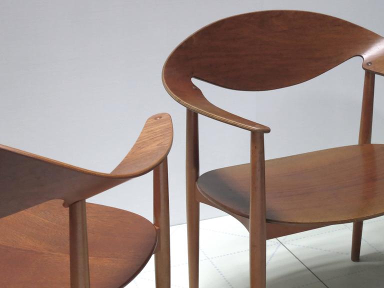 Pair of Metropolitan Chairs by Ejner Larsen and Axel Bender Madsen For ...