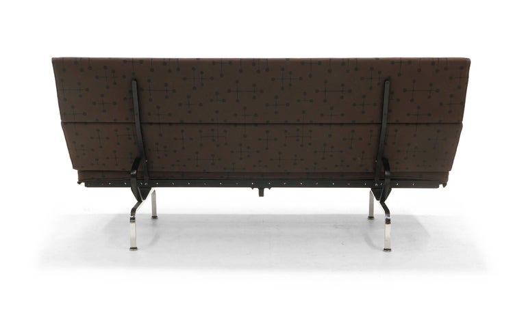 Charles and Ray Eames Sofa Compact for Herman Miller in Eames Dot ...