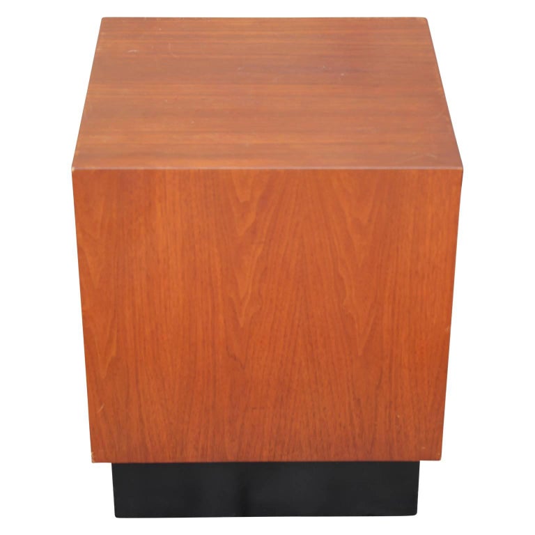 Modern Pair of Walnut Baughman Style Cube End or Side Tables at 1stDibs