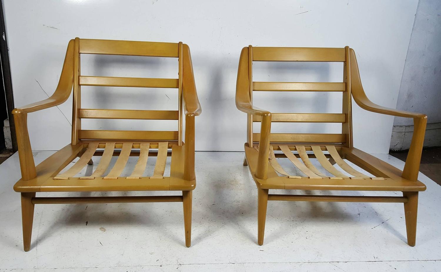 Pair of Streamline Modern Lounge Chairs Heywood-Wakefield at 1stdibs